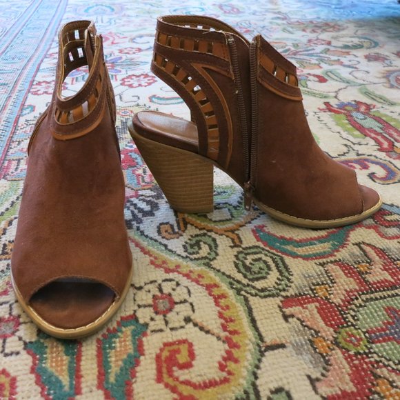 Dolce by mojomoxy | Shoes | Dolce By Mojomoxy Chocolate Suede Tan ...